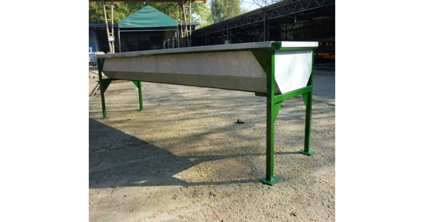 Szarvasmarha etető, itató vályú 6 méter hosszú - Etető és itató vályúk ...