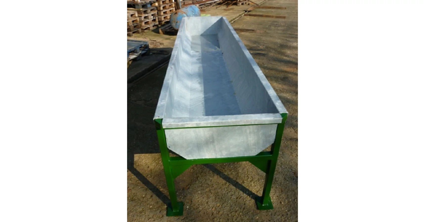 Szarvasmarha etető, itató vályú 1 méter hosszú - Villanypásztor és ...