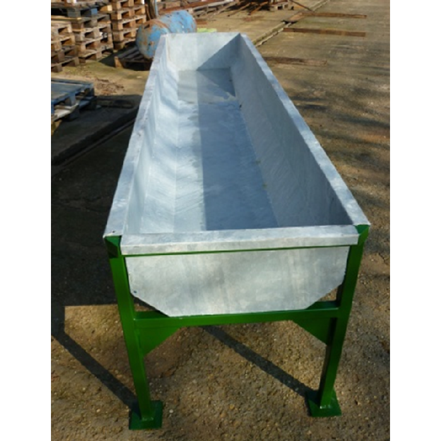 Szarvasmarha etető, itató vályú 3 méter hosszú - Etető és itató vályúk ...